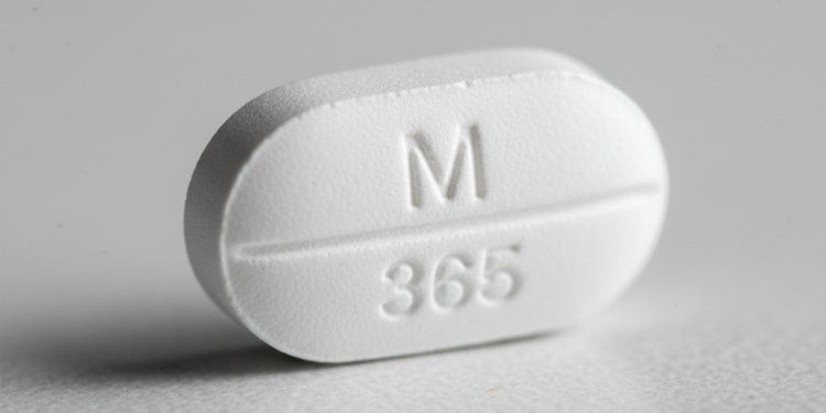 M365 White Oblong Pill: Identification, Uses, Risks & Addiction – The ...